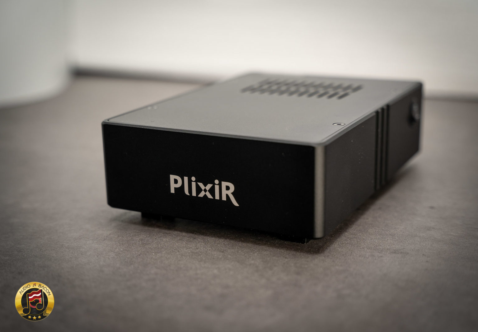 The World's Best Audiophile Linear Power Supplies - PLiXiR Elite BDC ...