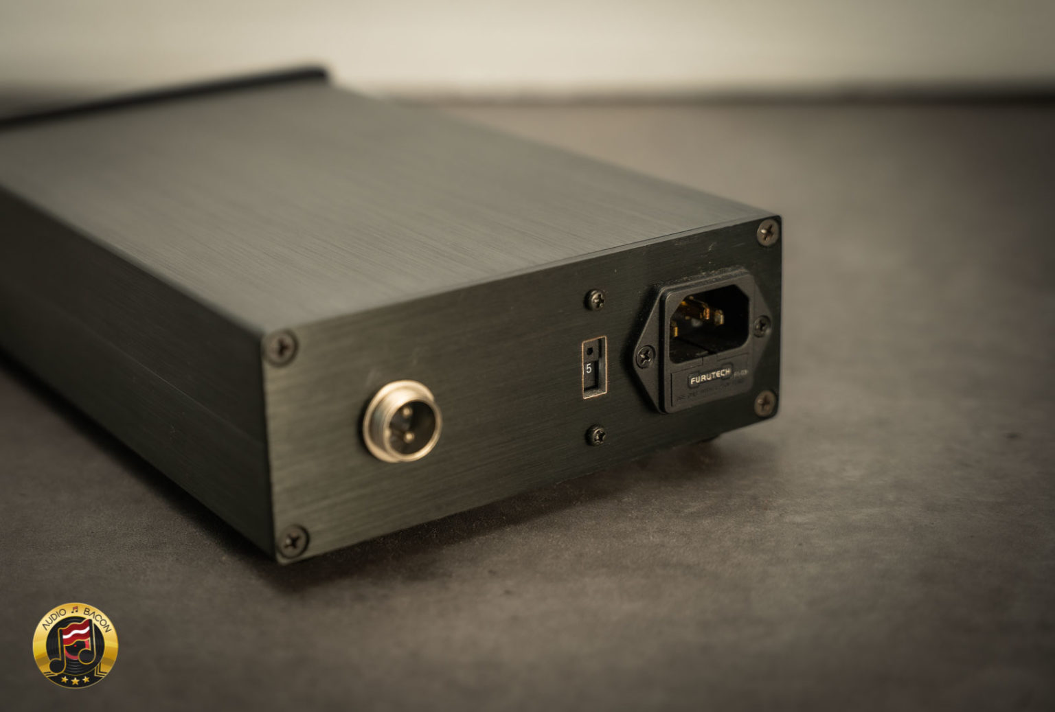 The World's Best Audiophile Linear Power Supplies - Fidelizer Nikola2 ...