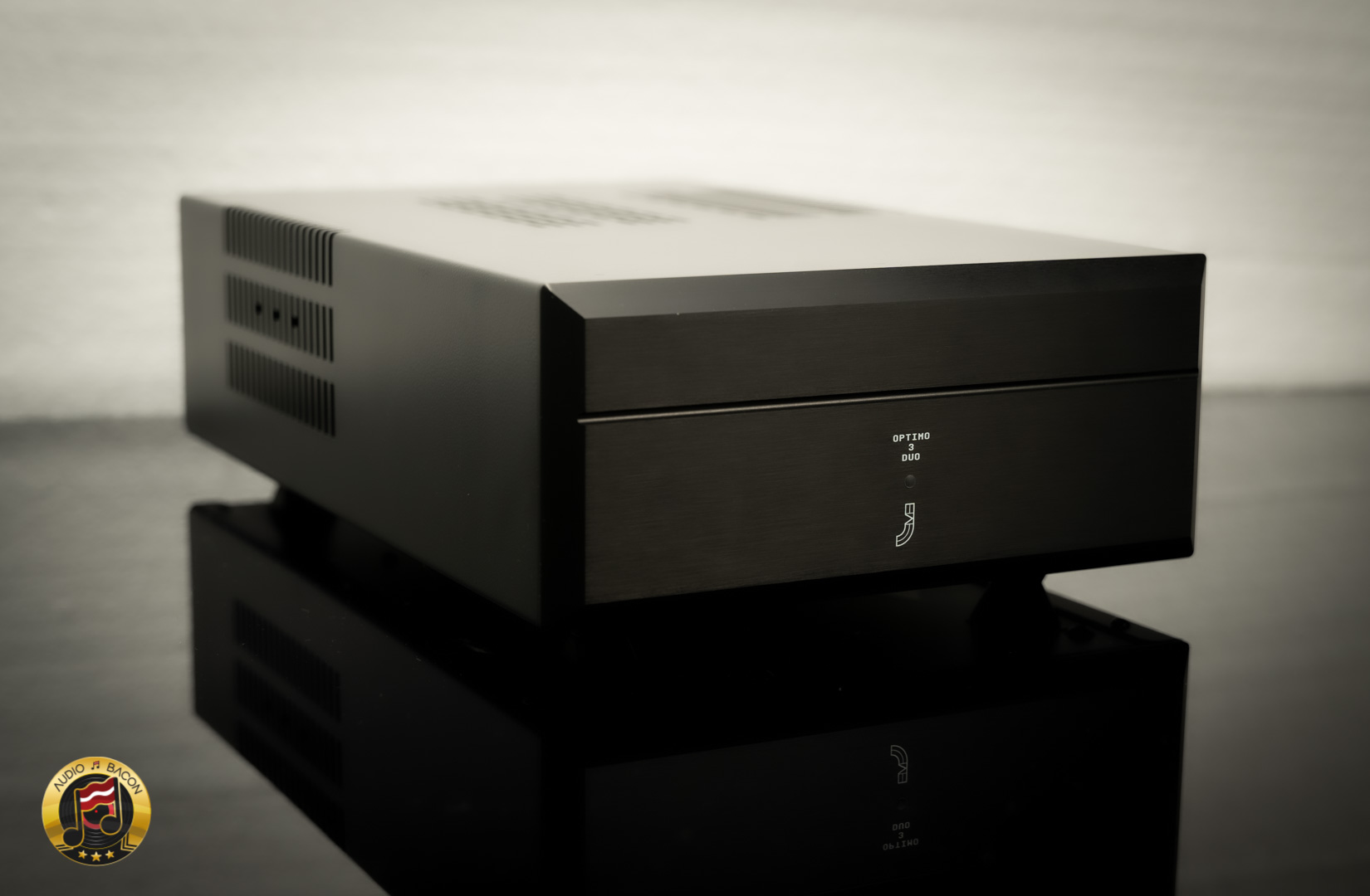 The World's Best Audiophile Linear Power Supplies - JCAT Optimo 3 Duo ...